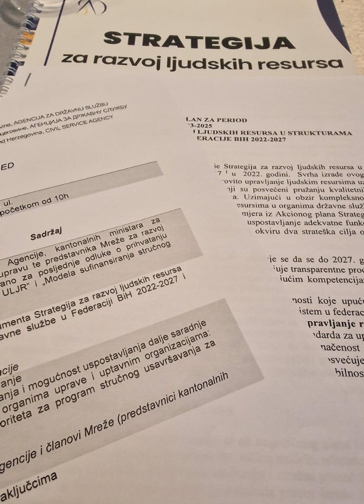 „Strategija za razvoj ljudskih resursa u strukturama državne službe ...